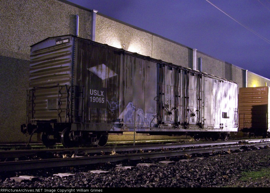 USLX 19065 on the Bay Coast Railroad in Virginia Beach